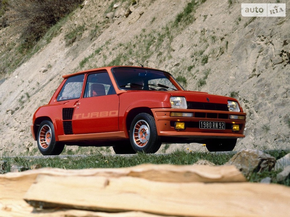 AUTO.RIA – 34-летний Renault 5 продают за цену 462-сильного BMW X5