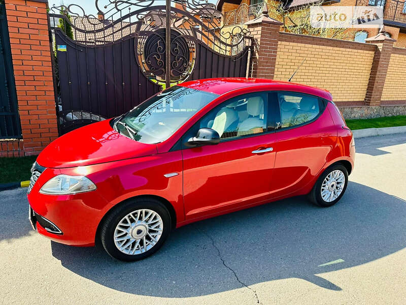 AUTO.RIA – Продам Лянча Епсілон 2013 бензин 1.0 хетчбек бу у ...