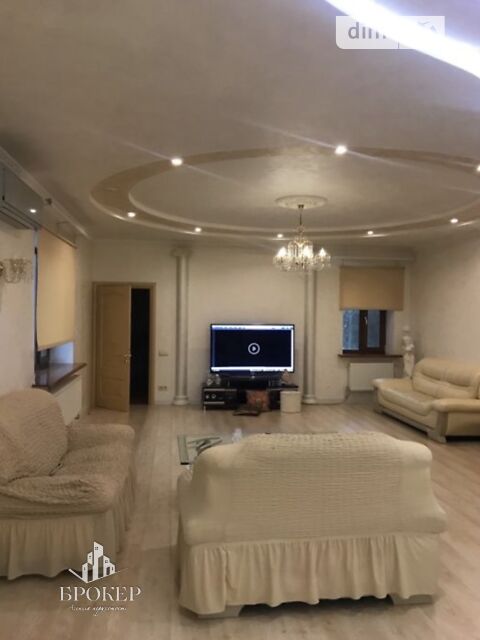 DIM.RIA – Продам будинок в районі Центр (Кропивницький), вулиця Гонти, 3x поверховий з ділянкою ...