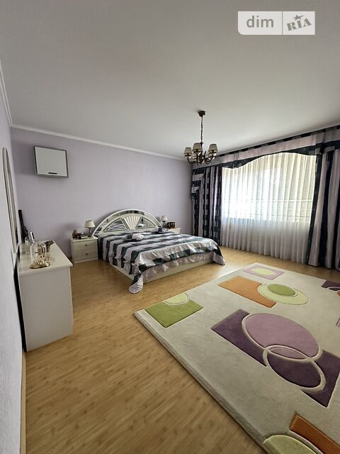 DIM.RIA – Продам будинок в районі Мукачево (Мукачево), 2x поверховий з гаражем і ділянкою на 9 ...