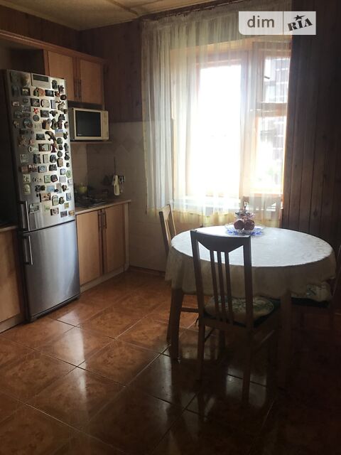 DIM.RIA – Продам будинок в районі Червоні Гори (Рівне), вулиця Смотрицького, 3x поверховий з ...