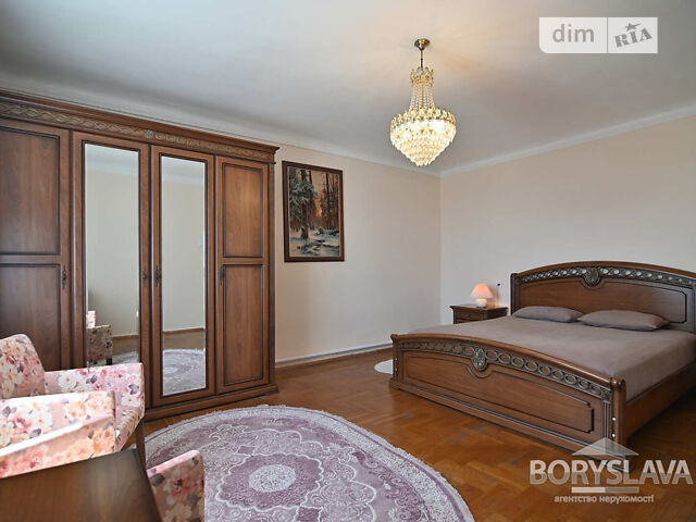 DIM.RIA – Продам будинок в районі Царське село (Рівне), 3x поверховий з балконом і ділянкою на ...