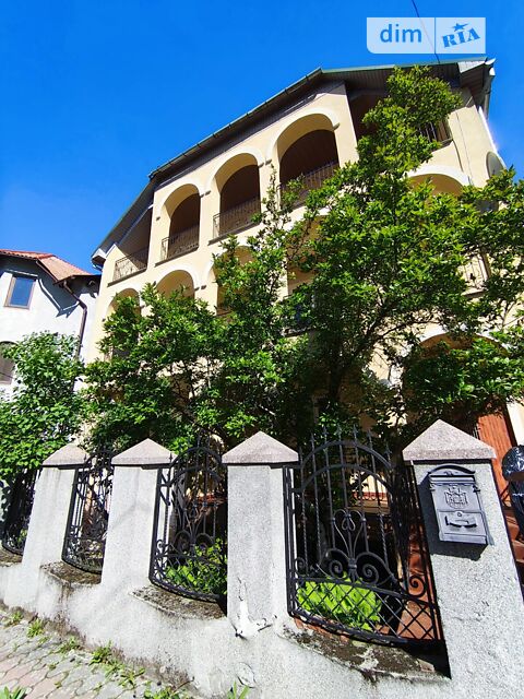 DIM.RIA – Продам будинок в Ужгороді, Закарпатська обл., 3x поверховий з гаражем і ділянкою на 5 ...