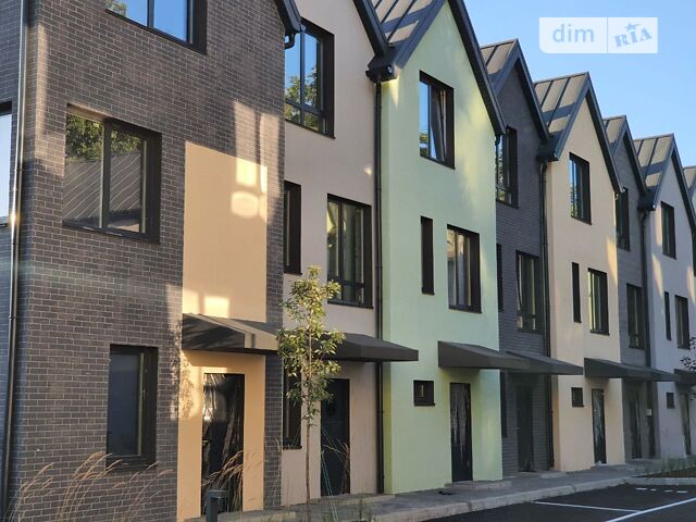 DIM.RIA – Продам таунхаус в Крюківщині, Київська обл., вулиця Одеська, 3x поверховий з ділянкою ...