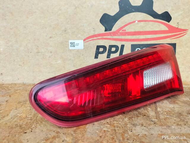 Alfa Romeo Giulietta 2010-2020 Ліхтар задній правий в кришку багажника ...