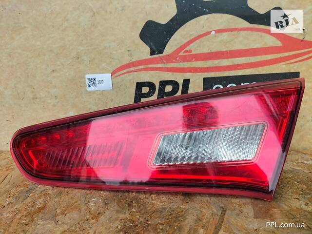 Alfa Romeo Giulietta 2010-2020 Ліхтар задній правий в кришку багажника ...