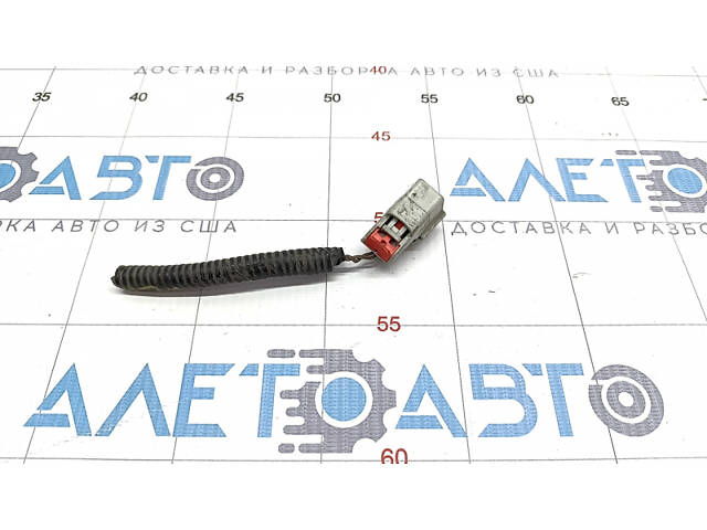 Фишка на датчик уровня жидкости бачка омывателя Chrysler Pacifica 17 ...