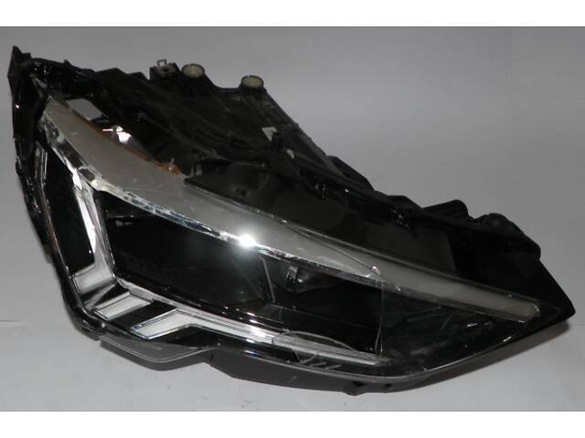 Audi Q3 LED Фара фара права 83A941036C: Фари в Львові на ZAPCHASTI.RIA