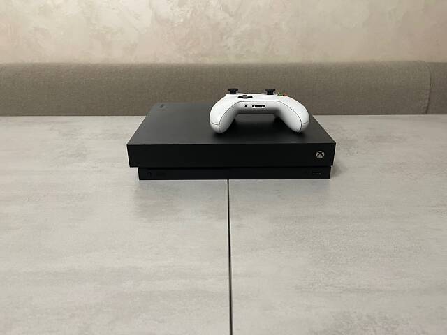 Ігрова приставка Microsoft Xbox One X, Model 1787, 4K, 1TB + джойстик ...