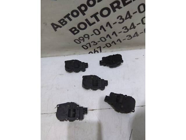 Моторчик заслонки печки Mercedes A 2218200042 | Купить на Запчасти RIA.com