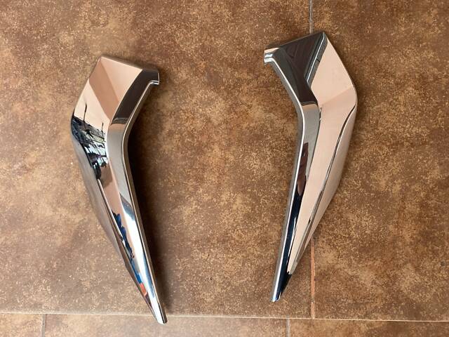 Накладка передньої правої фари Toyota Land Cruiser Prado J150, 2017 ...