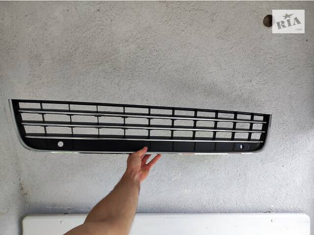 Новая аналог решетка переднего бампера с хромом под партроник решотка ...