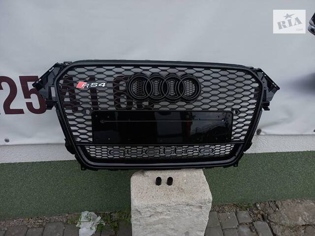 Решітка радіатора Audi A4 B8 2012 2015 стиль Rs4 чорна окантовка