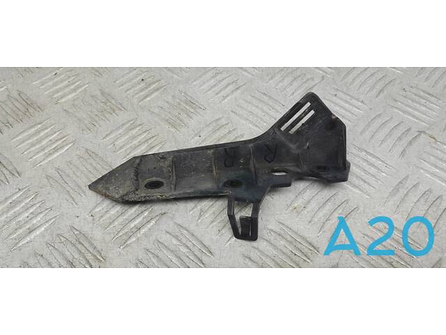 T4A6235 - Б/В Кронштейн бампера на JAGUAR F-PACE (X761) 20d Prestige ...