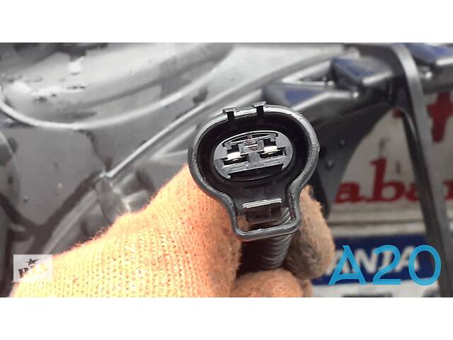 25380F2000 - Б/у Дифузор радіатора на HYUNDAI ELANTRA (GT) 2.0 (сломан ...