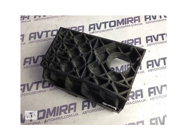 Амортизатор заднього бампера правий універсал Opel Insignia 2008-2017 ...