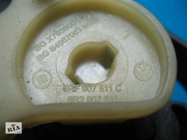 Б/У Двигун вентилятора обігрівача з кронштейном 2011 - 2014 6R2907511A ...