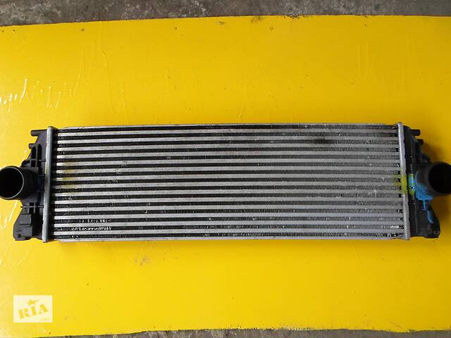 Б/у Радиатор интеркуллера Интеркуллер 906 2.2 3.0 Mercedes Sprinter ...