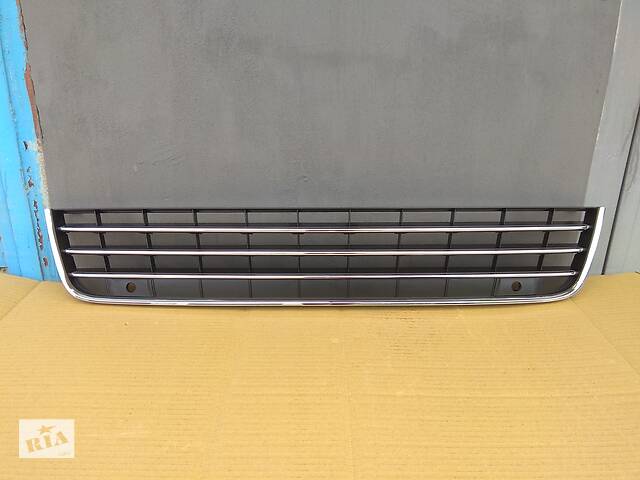 Решетка бампера переднего с хромом под партроник // решотка ришотка ...