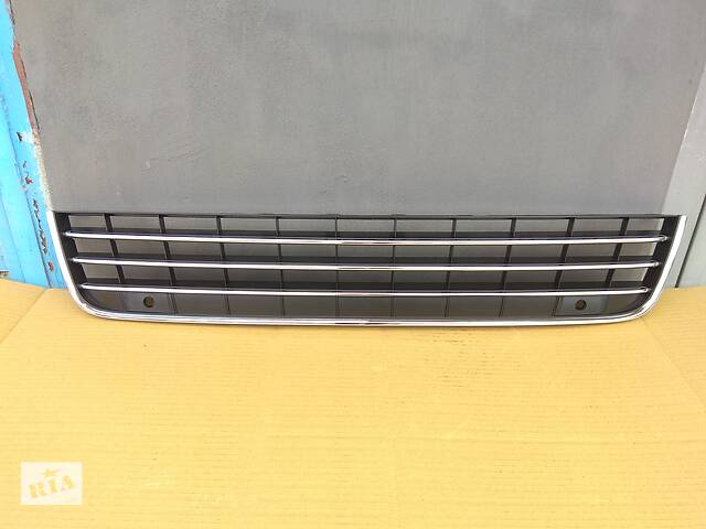 Решетка бампера переднего с хромом под партроник // решотка ришотка ...