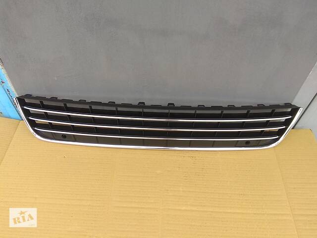 Решетка бампера переднего с хромом под партроник // решотка ришотка ...