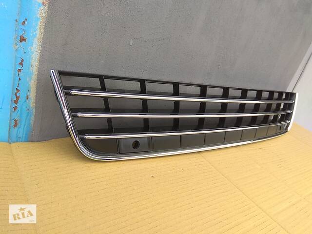 Решетка бампера переднего с хромом под партроник // решотка ришотка ...