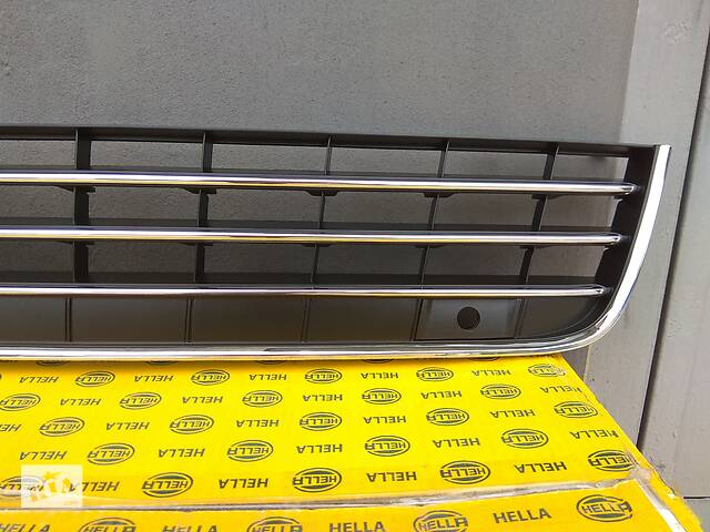 Решетка бампера переднего с хромом под партроник // решотка ришотка ...