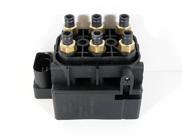 7l0698014 Блок клапанів пневмопідвіски Audi Q7 4L: Блок клапанів ...