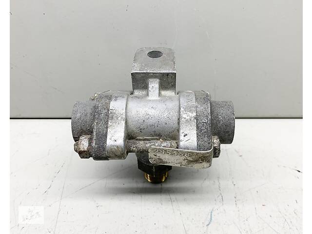 Багатопозиційний клапан Knorr-Bremse 295358 | Купити на Запчастини RIA.com