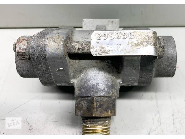 Багатопозиційний клапан Knorr-Bremse 295358 | Купити на Запчастини RIA.com