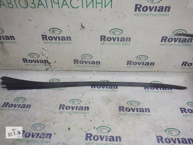 Ущільнювач лобового скла лівий Peugeot 5008 1 2009-2017 (Пежо 5008), БУ ...