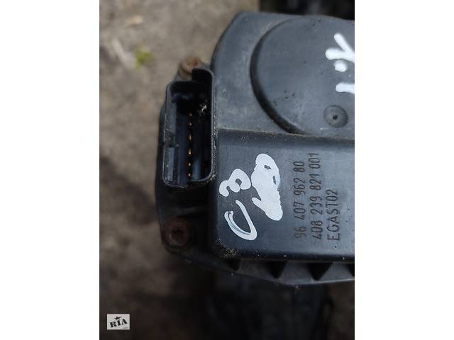 Вживаний бампер передній CLS w218 885 00 25 для Mercedes CLS 2010-2014 ...