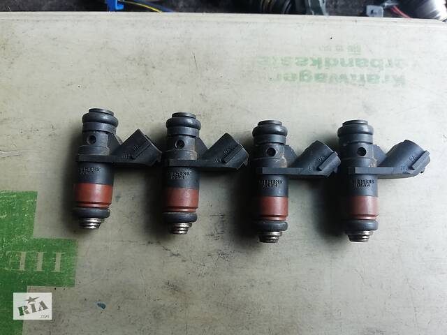 Вживаний форсунка для Skoda Fabia 2004 1.4 /16v.(036906031L) | Купить ...