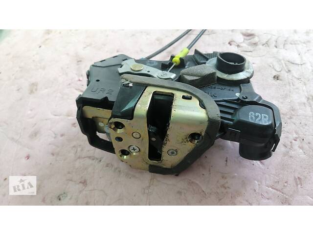 Замок двери передней правой электро 6903002162 Toyota Avensis 2.2 D ...