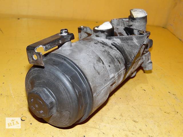 Корпус масляного фільтра колба 2.3 D TDI Мерседес Віто W 638 A ...
