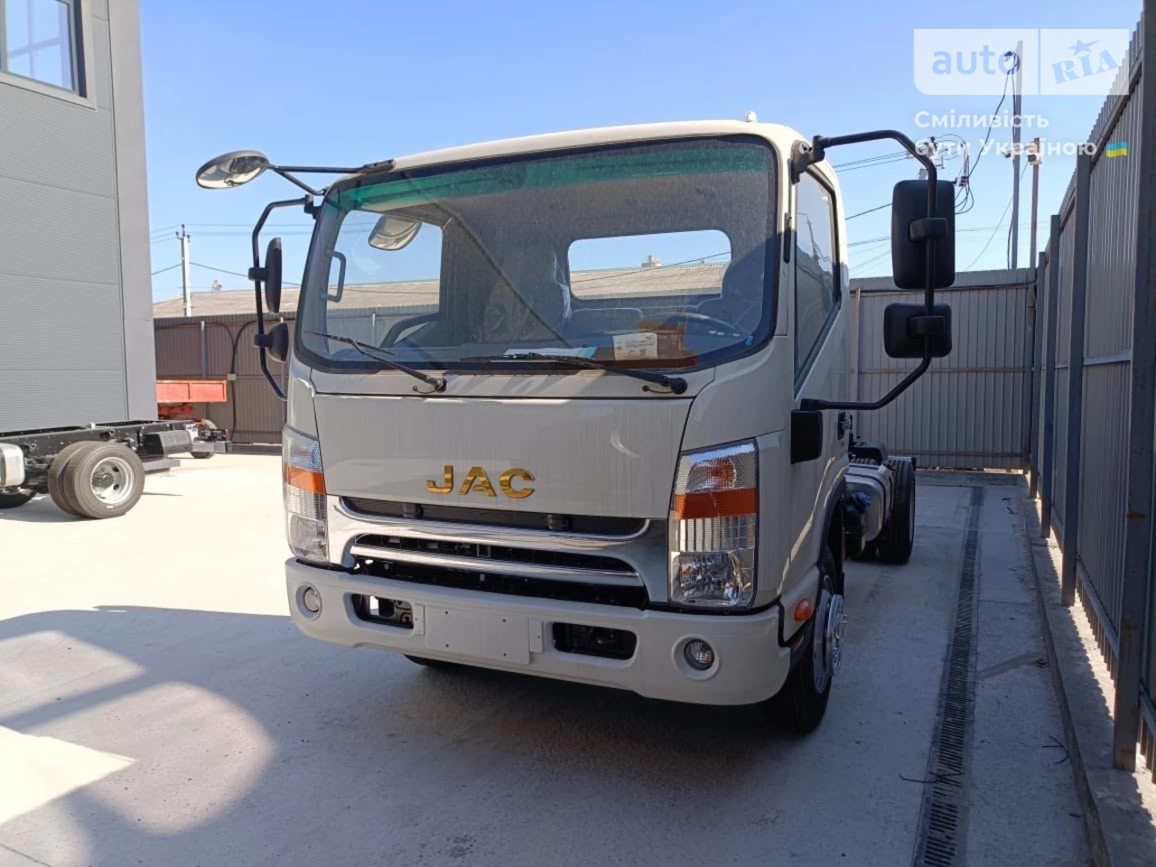 AUTO.RIA – Нове авто Джак Н90 (JAC N90), S 3.7 MT (152 к.с.) Base 2023 р.в., білий. Ціна 1600373 ...